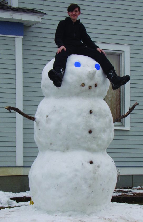 Giant snowman guards Marshalltown neighborhood | News, Sports, Jobs ...